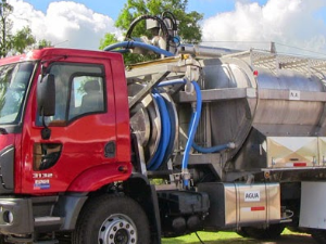 Los vehículos de transporte de explosivos deben contar con una luz ...